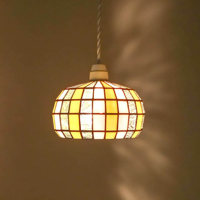 しましま＊ぷっくりフォルムのペンダントライト E26大きい電球用 | iichi 日々の暮らしを心地よくするハンドメイドやアンティークのマーケットプレイス