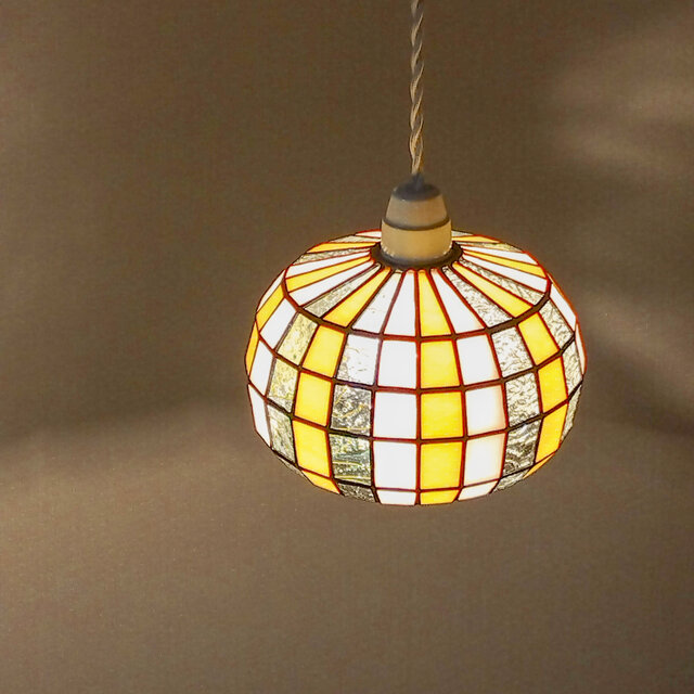 しましま＊ぷっくりフォルムのペンダントライト E26大きい電球用 | iichi 日々の暮らしを心地よくするハンドメイドやアンティークのマーケットプレイス