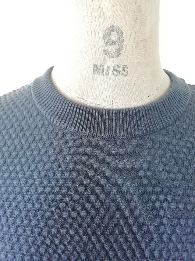 【2024SS新作】ポコポコ編みクルーネックプルオーバー（01089） ダークグレー | iichi 日々の暮らしを心地よくするハンドメイドやアンティークのマーケットプレイス