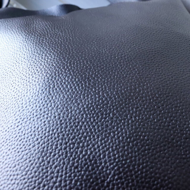 【期間限定】値下 軽量 クシャ 型押し 縦型 男女兼用 革 ハンドメイド1291 | iichi 日々の暮らしを心地よくするハンドメイドやアンティークのマーケットプレイス