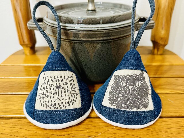 三角鍋つかみ★staub ストウブ ホーロー デニムリメイク | iichi 日々の暮らしを心地よくするハンドメイドやアンティークのマーケットプレイス