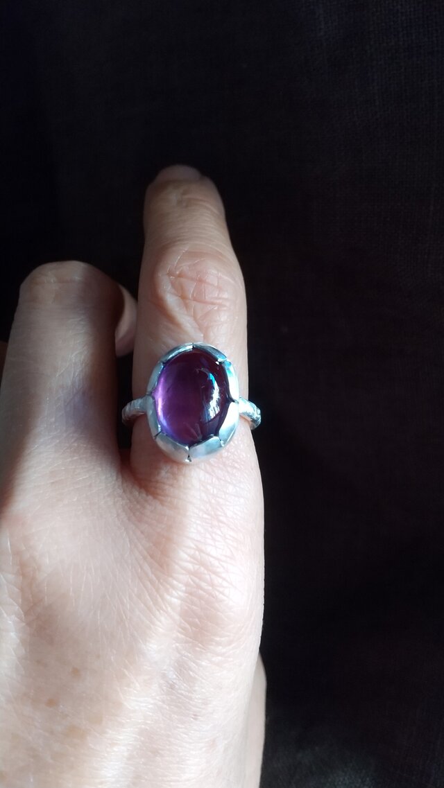アメジストシルバーリング#12 | iichi 日々の暮らしを心地よくするハンドメイドやアンティークのマーケットプレイス
