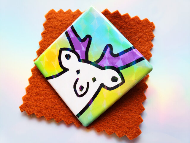 キラキラ缶バッヂ☆シカ | iichi 日々の暮らしを心地よくするハンドメイドやアンティークのマーケットプレイス