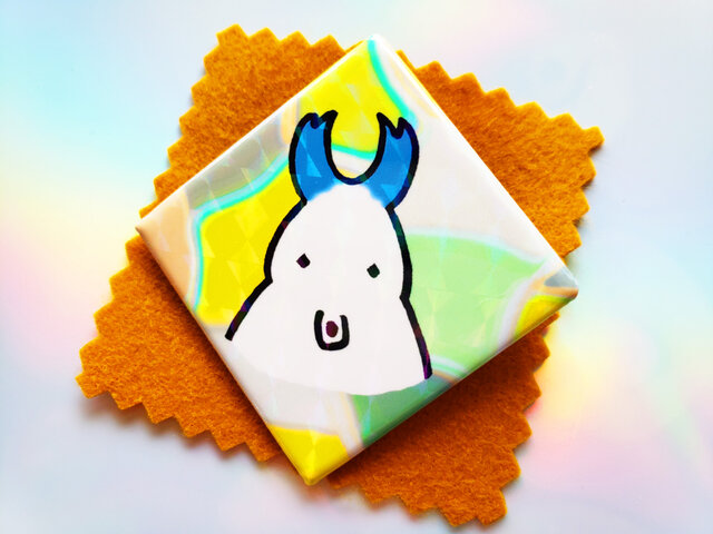 キラキラ缶バッヂ☆リス | iichi 日々の暮らしを心地よくするハンドメイドやアンティークのマーケットプレイス