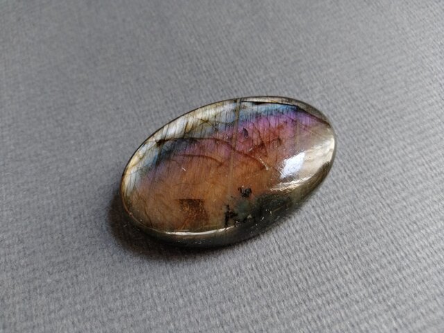 ラブラドライト マルチカラー 35x23mm ルース83 | iichi 日々の暮らしを心地よくするハンドメイドやアンティークのマーケットプレイス