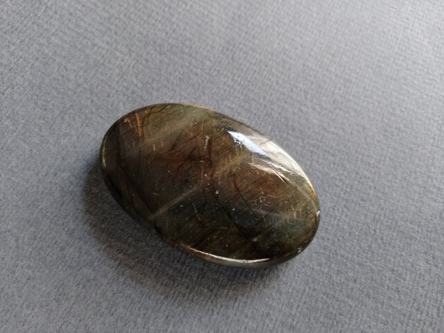 ラブラドライト マルチカラー 35x23mm ルース83 | iichi 日々の暮らしを心地よくするハンドメイドやアンティークのマーケットプレイス