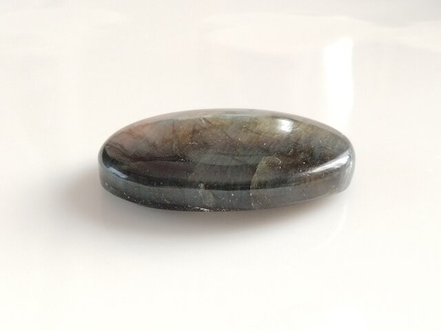 ラブラドライト マルチカラー 35x23mm ルース83 | iichi 日々の暮らしを心地よくするハンドメイドやアンティークのマーケットプレイス