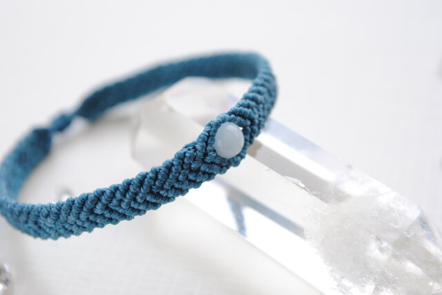 アクアマリンマクラメブレスレット＊6㎜ | iichi 日々の暮らしを心地よくするハンドメイドやアンティークのマーケットプレイス