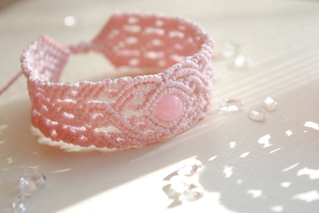 マクラメブレスレット*ピンクジェイド8㎜ | iichi 日々の暮らしを心地よくするハンドメイドやアンティークのマーケットプレイス
