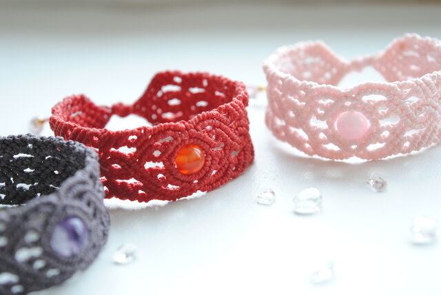 マクラメブレスレット*ピンクジェイド8㎜ | iichi 日々の暮らしを心地よくするハンドメイドやアンティークのマーケットプレイス