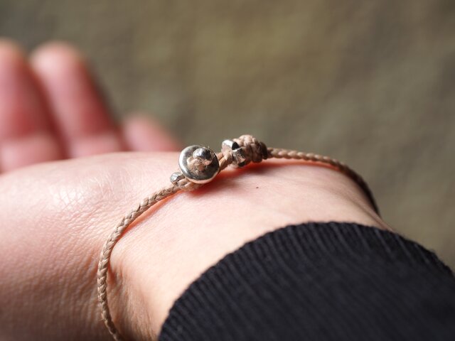 -Blue opal- bracelet | iichi 日々の暮らしを心地よくするハンドメイドやアンティークのマーケットプレイス