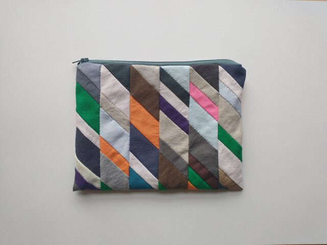 パッチワーク・ポーチ | iichi 日々の暮らしを心地よくするハンドメイドやアンティークのマーケットプレイス