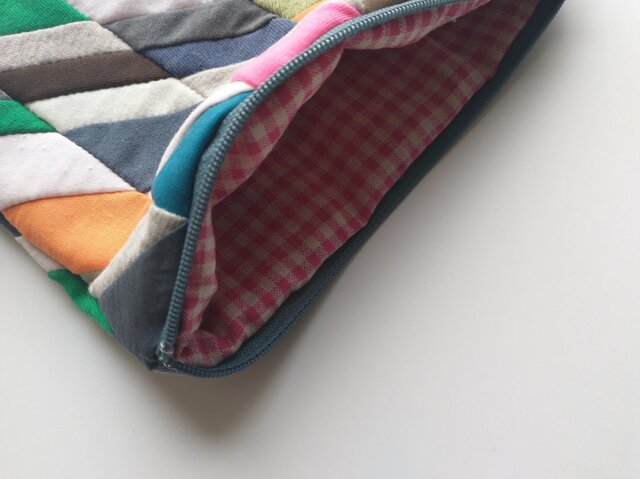 パッチワーク・ポーチ | iichi 日々の暮らしを心地よくするハンドメイドやアンティークのマーケットプレイス