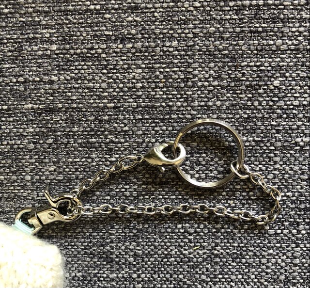 チョコミントセーターの シロクマチャーム あみぐるみ teddy | iichi 日々の暮らしを心地よくするハンドメイドやアンティークのマーケットプレイス