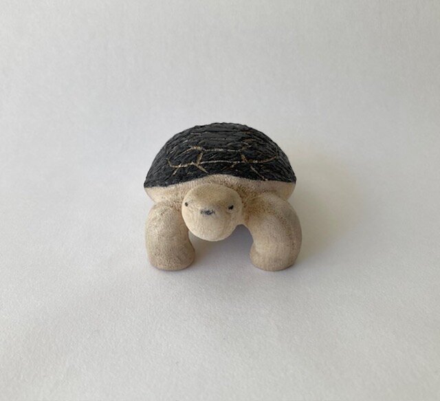 かめさんの添配・約 9.5 cm | iichi 日々の暮らしを心地よくするハンドメイドやアンティークのマーケットプレイス