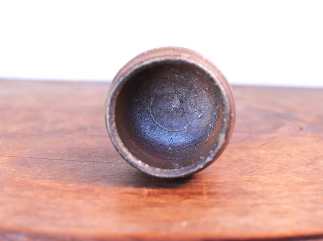 備前焼 ぐい呑み gi-018 | iichi 日々の暮らしを心地よくするハンドメイドやアンティークのマーケットプレイス