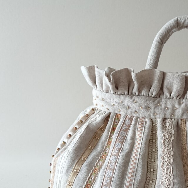 ribbon fuwari bag [beige linen] | iichi 日々の暮らしを心地よくするハンドメイドやアンティークのマーケットプレイス