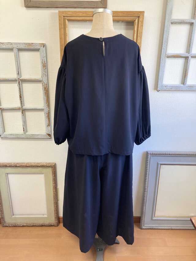 大人セットアップ ️ふんわり袖ブラウス＆リボン付きワイドパンツ ネイビー（サイズフリー L〜 L L） | iichi 日々の暮らしを心地よくするハンドメイドやアンティークのマーケットプレイス