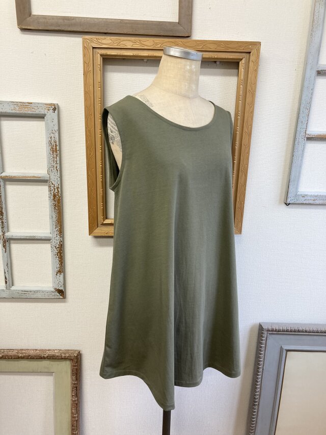 使えるタンクトップ ️すそフレアのタンクトップチュニック カーキ（サイズフリー LL ） | iichi 日々の暮らしを心地よくする ...