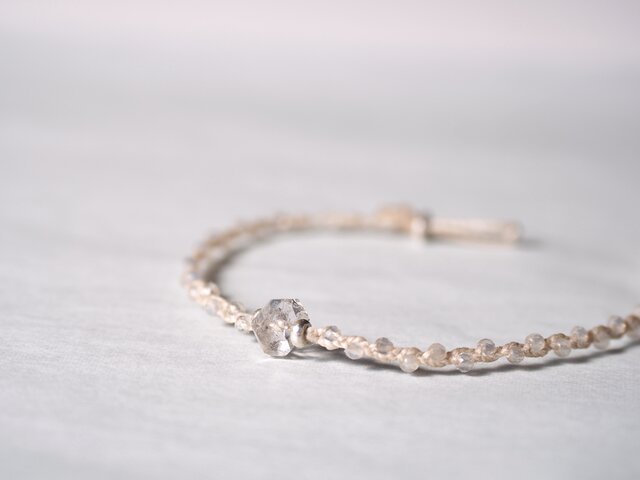-Herkimer diamond- braid bracelet | iichi 日々の暮らしを心地よくするハンドメイドやアンティークのマーケットプレイス