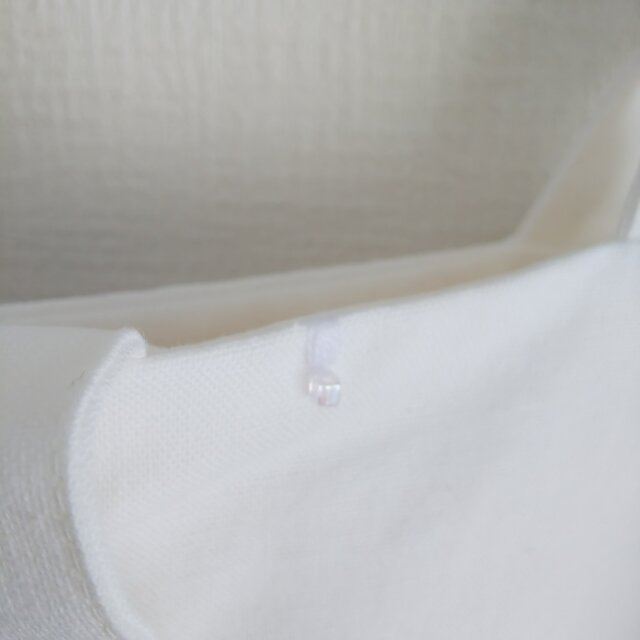 ビーズの飾り 綿麻＆キルトの2wayバッグ(白)：カスタマイズできます | iichi 日々の暮らしを心地よくするハンドメイドやアンティークのマーケットプレイス