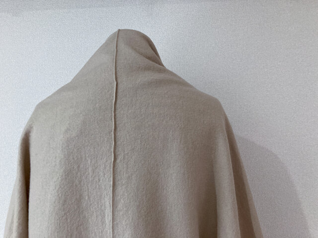 honakana ショールカラーカーディガン -ベージュ×ダークブラウン- | iichi 日々の暮らしを心地よくするハンドメイドやアンティークのマーケットプレイス