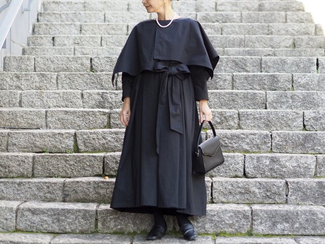 日常でも着られ、フォーマルでも使える。コットンブラックワンピース | iichi 日々の暮らしを心地よくするハンドメイドやアンティークのマーケットプレイス