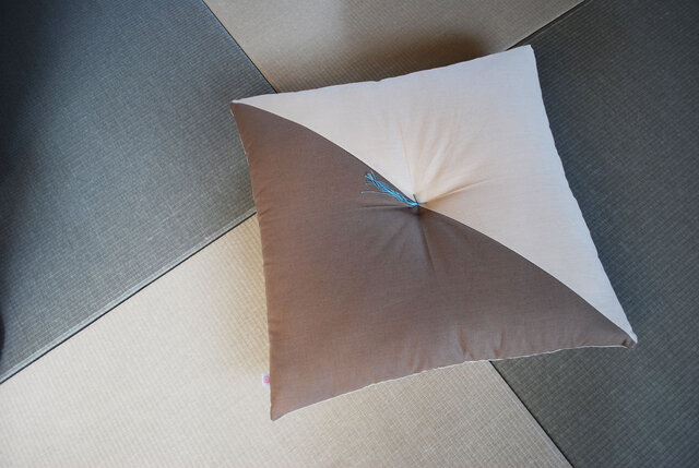 Japanese cushion＜cotton＋Linen＞ | iichi 日々の暮らしを心地よくするハンドメイドやアンティークのマーケットプレイス