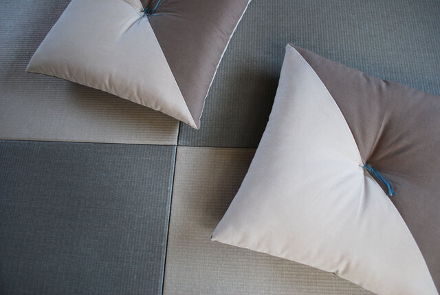 Japanese cushion＜cotton＋Linen＞ | iichi 日々の暮らしを心地よくするハンドメイドやアンティークのマーケットプレイス