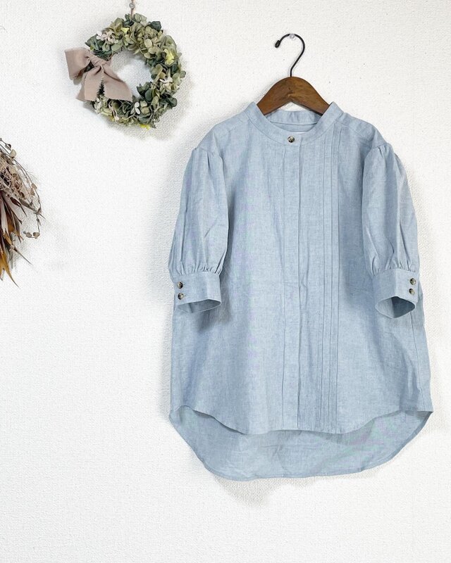 ネップミックスダンガリーピンタック比翼 半袖ブラウス BGW べっ甲ボタン（サイズ2） | iichi 日々の暮らしを心地よくするハンドメイドやアンティークのマーケットプレイス