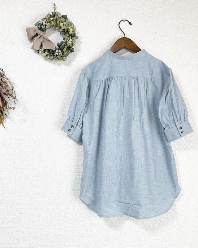 ネップミックスダンガリーピンタック比翼 半袖ブラウス BGW べっ甲ボタン（サイズ2） | iichi 日々の暮らしを心地よくするハンドメイドやアンティークのマーケットプレイス