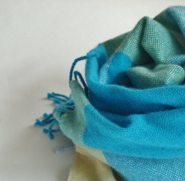 手織りカシミアストール・・トルコブルー | iichi 日々の暮らしを心地よくするハンドメイドやアンティークのマーケットプレイス