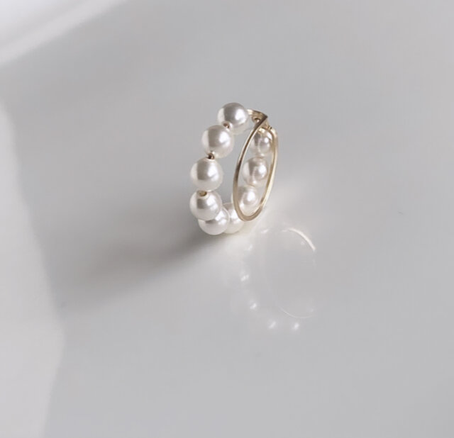 14kgf pearl hoop 4mm イヤーカフ 2連 | iichi 日々の暮らしを心地よくするハンドメイドやアンティークのマーケットプレイス