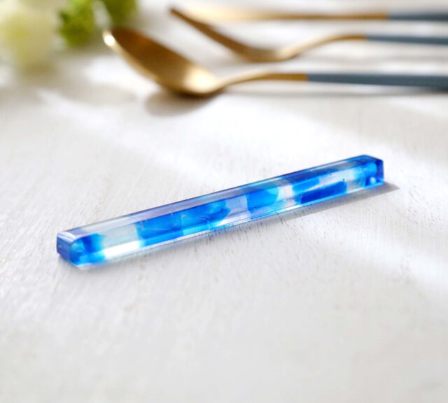 ガラスのカトラリーレスト「Ocean Blue」 | iichi 日々の暮らしを心地よくするハンドメイドやアンティークのマーケットプレイス