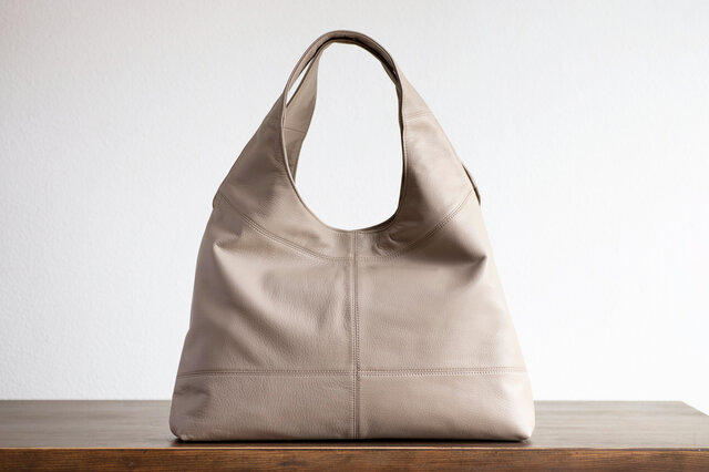 【新色】柔らかな本革 トートバッグ 軽量 シュリンクレザー グレージュ 牛革 【送料無料】as-09cs | iichi 日々の暮らしを心地よくするハンドメイドやアンティークのマーケットプレイス