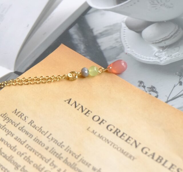 d93-154【なでしこ】しずくドロップとカルセドニーのアレンジネックレス | iichi 日々の暮らしを心地よくするハンドメイドやアンティークのマーケットプレイス