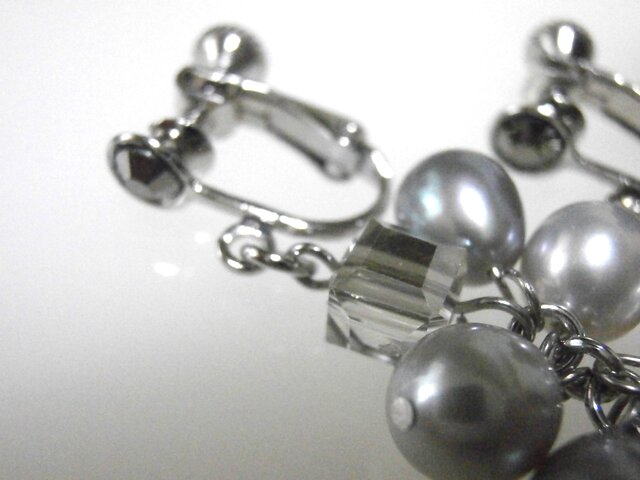 C0345 淡水パール使いのイヤリング | iichi 日々の暮らしを心地よくするハンドメイドやアンティークのマーケットプレイス