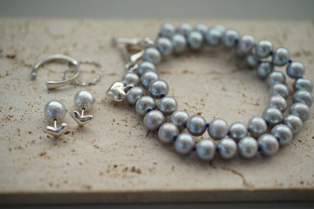 【seasons】silver925 グレーパールハートネックレス | iichi 日々の暮らしを心地よくするハンドメイドやアンティークのマーケットプレイス