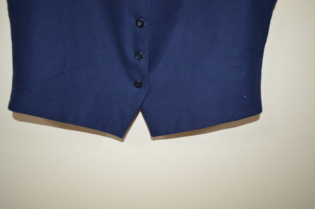 「ベストでカジュアルに！」 | iichi 日々の暮らしを心地よくするハンドメイドやアンティークのマーケットプレイス