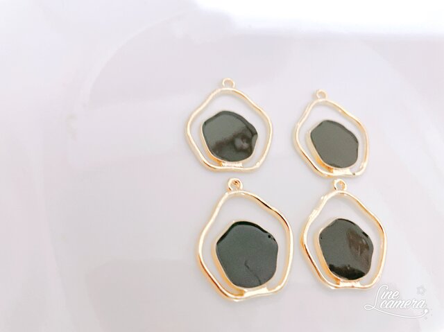 グレーチャーム | iichi 日々の暮らしを心地よくするハンドメイドやアンティークのマーケットプレイス