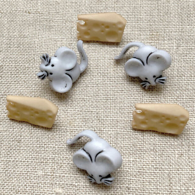 アメリカ Dress it Upボタン ねずみとチーズ B-2813 鼠 マウス | iichi 日々の暮らしを心地よくするハンドメイドやアンティークのマーケットプレイス