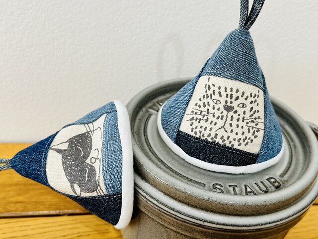 三角鍋つかみ★staub ストウブ ホーロー デニムリメイク | iichi 日々の暮らしを心地よくするハンドメイドやアンティークのマーケットプレイス