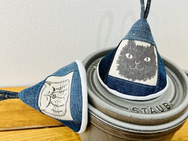 三角鍋つかみ★staub ストウブ ホーロー デニムリメイク | iichi 日々の暮らしを心地よくするハンドメイドやアンティークのマーケットプレイス