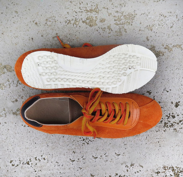 【スエード使用！】クラシックなデザインと本革の上質感！EMAのスニーカー/オレンジmix | iichi 日々の暮らしを心地よくするハンドメイドやアンティークのマーケットプレイス