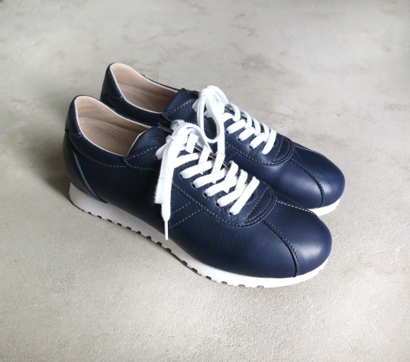 【正統派カラー】クラシックなデザインと本革の上質感！EMAのスニーカー/ネイビー | iichi 日々の暮らしを心地よくするハンドメイドやアンティークのマーケットプレイス