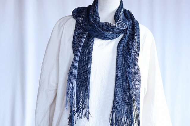 捩り織りシルクマフラー | iichi 日々の暮らしを心地よくするハンドメイドやアンティークのマーケットプレイス