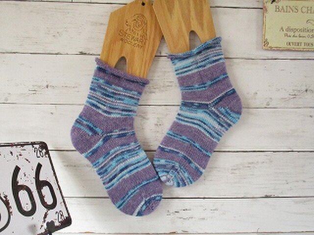 冷え取りソックス Pro Lana 309 紫の夜明け | iichi 日々の暮らしを心地よくするハンドメイドやアンティークのマーケットプレイス