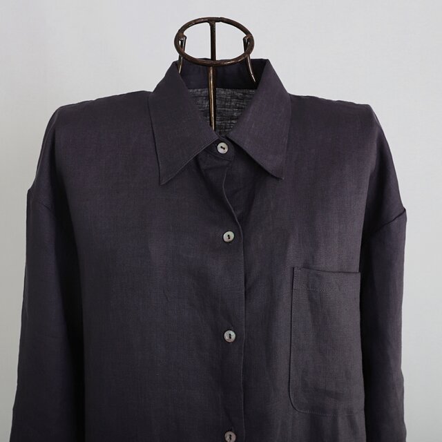 羽織ればさまになる 着回し抜群 リネン ベーシック シャツ スミクロ 0588BK | iichi 日々の暮らしを心地よくするハンドメイドやアンティークのマーケットプレイス