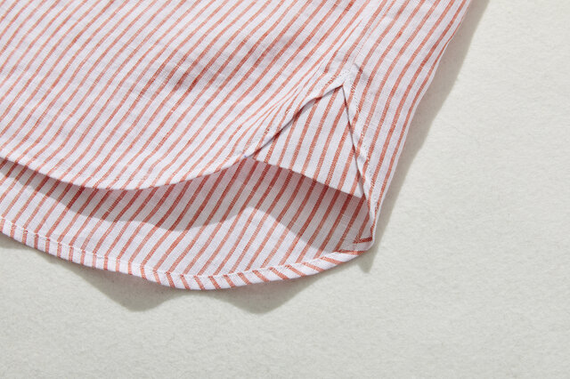 ゆるっとシルエットがこなれ見えするストライプ柄シャツ ホワイト＊レッド 240313-1 | iichi 日々の暮らしを心地よくするハンドメイドやアンティークのマーケットプレイス