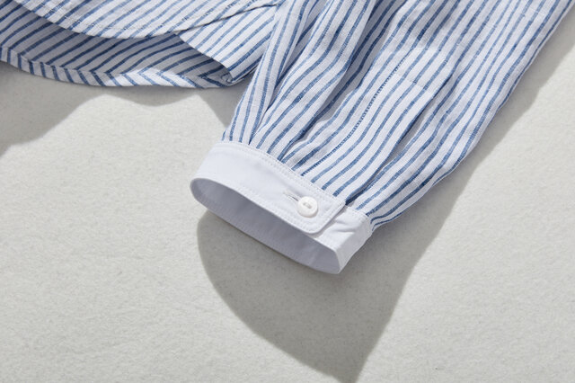ゆるっとシルエットがこなれ見えするストライプ柄シャツ ホワイト＊青 240313-2 | iichi 日々の暮らしを心地よくするハンドメイドやアンティークのマーケットプレイス